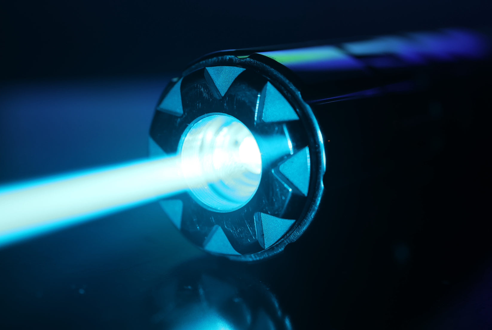 "Valkyrie" 480nm Laser Pointer, Ice Blue (Tinker Tavern) – Tinker Lasers