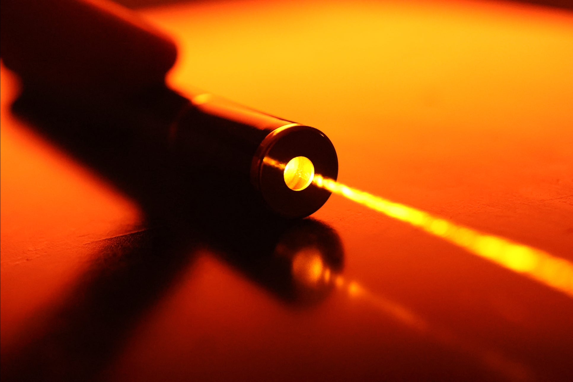 591nm Laser Pointer Pen, Golden Yellow (Tinker Tavern) – Tinker Lasers