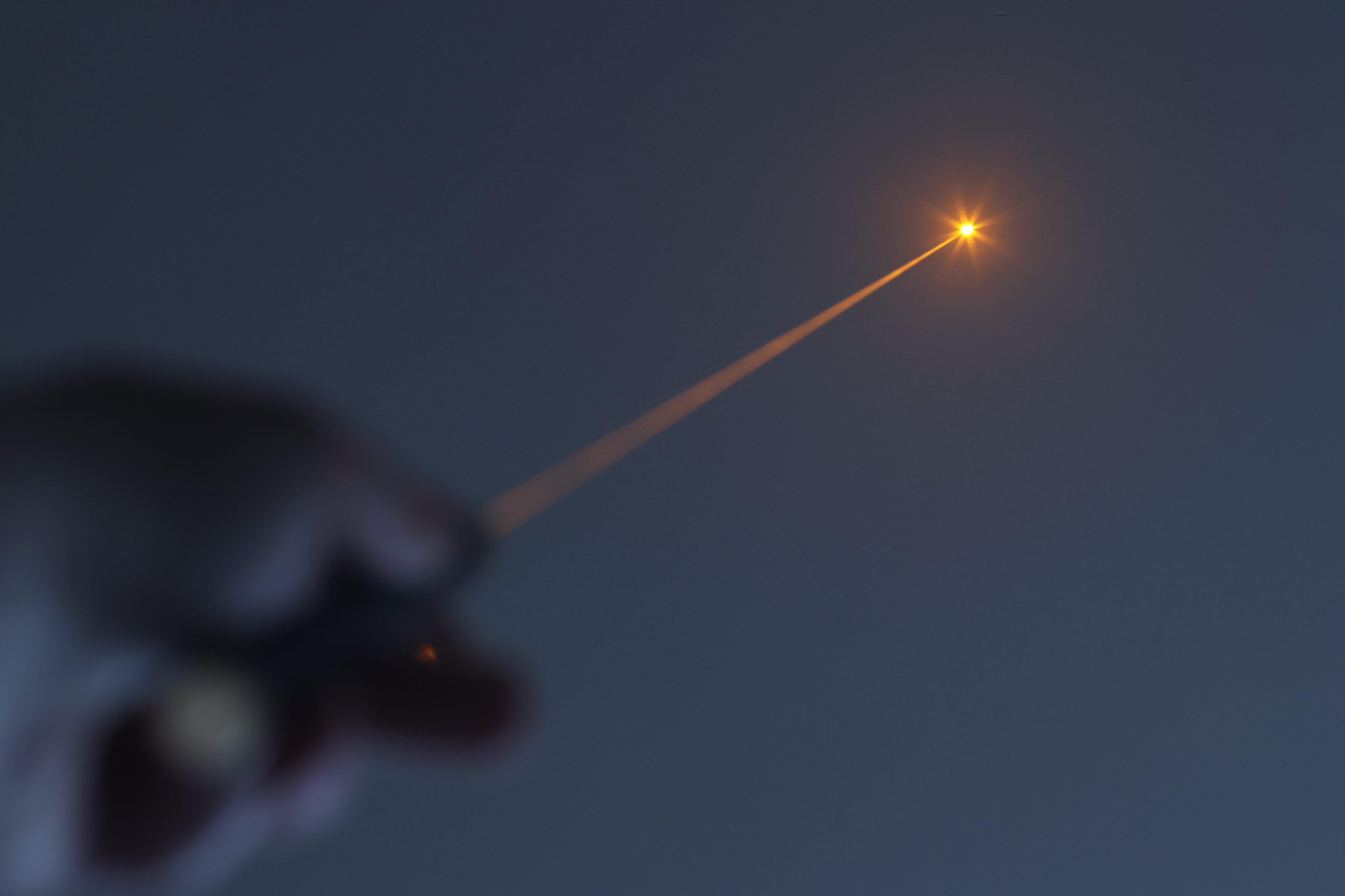 591nm Laser Pointer Pen, Golden Yellow (Tinker Tavern) – Tinker Lasers