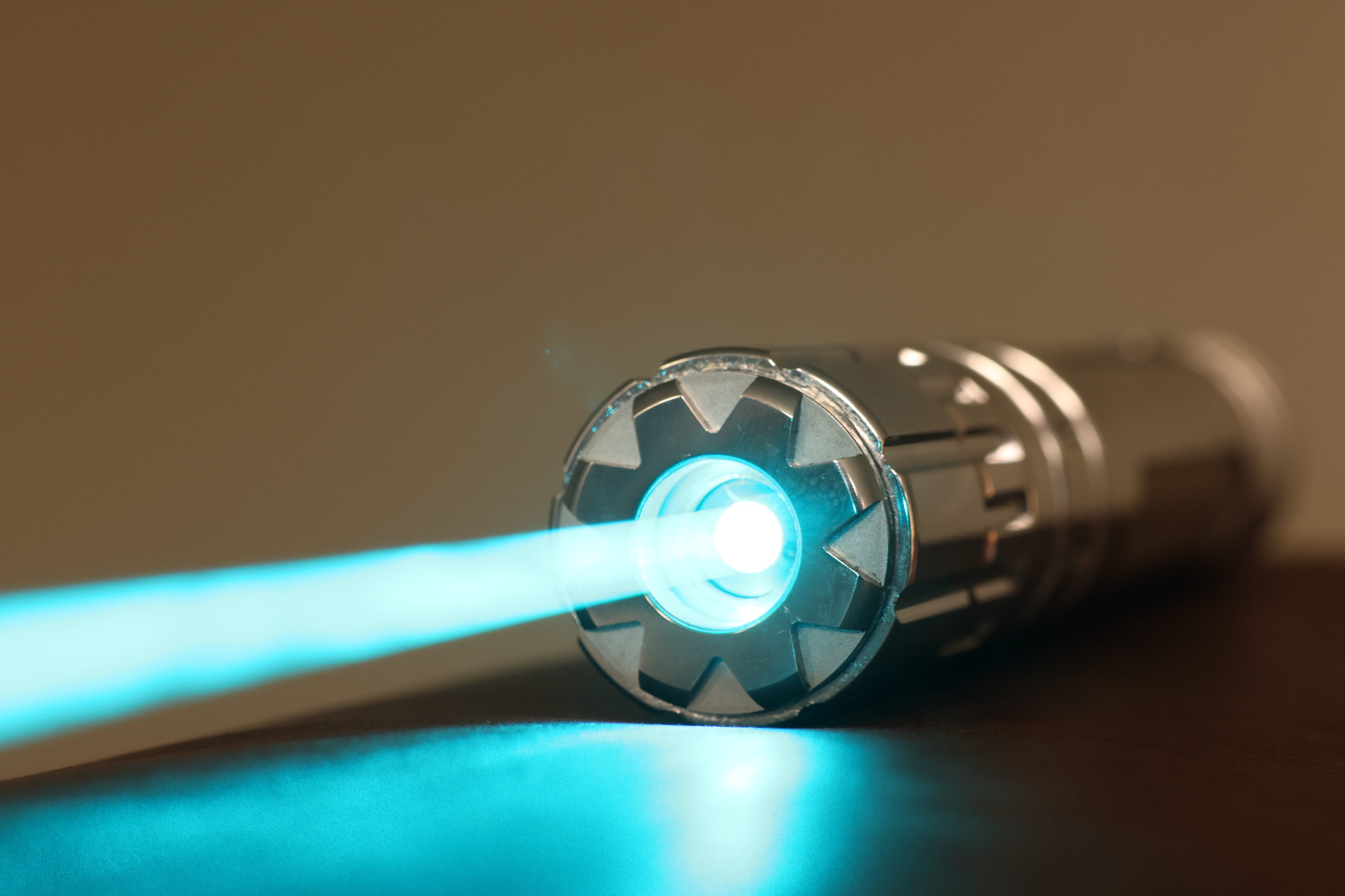 "Valkyrie" 488nm Laser Pointer, Cyan (Tinker Tavern) – Tinker Lasers