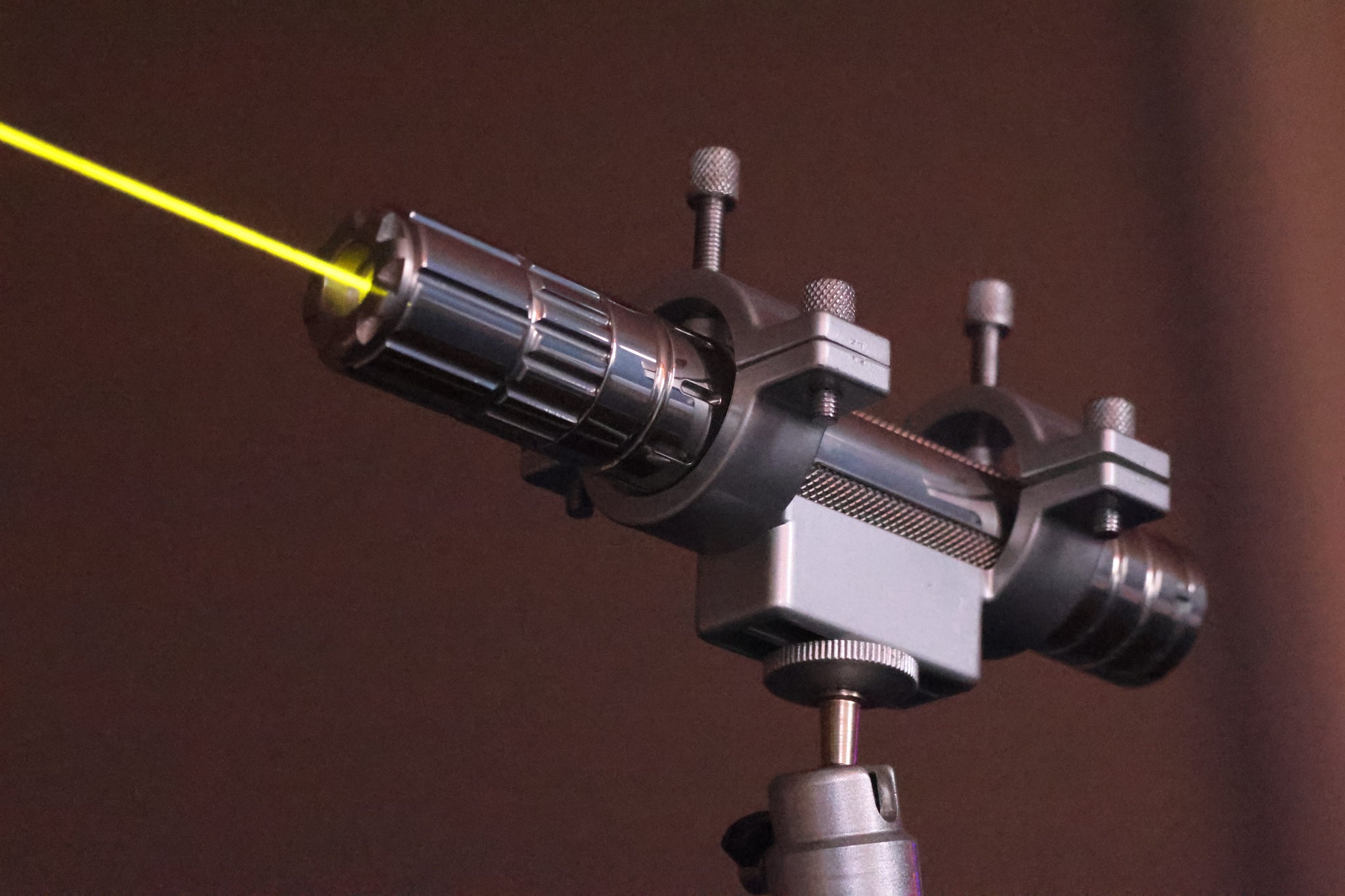 "Valkyrie" 573nm Laser Pointer, True Yellow (Tinker Tavern) – Tinker Lasers