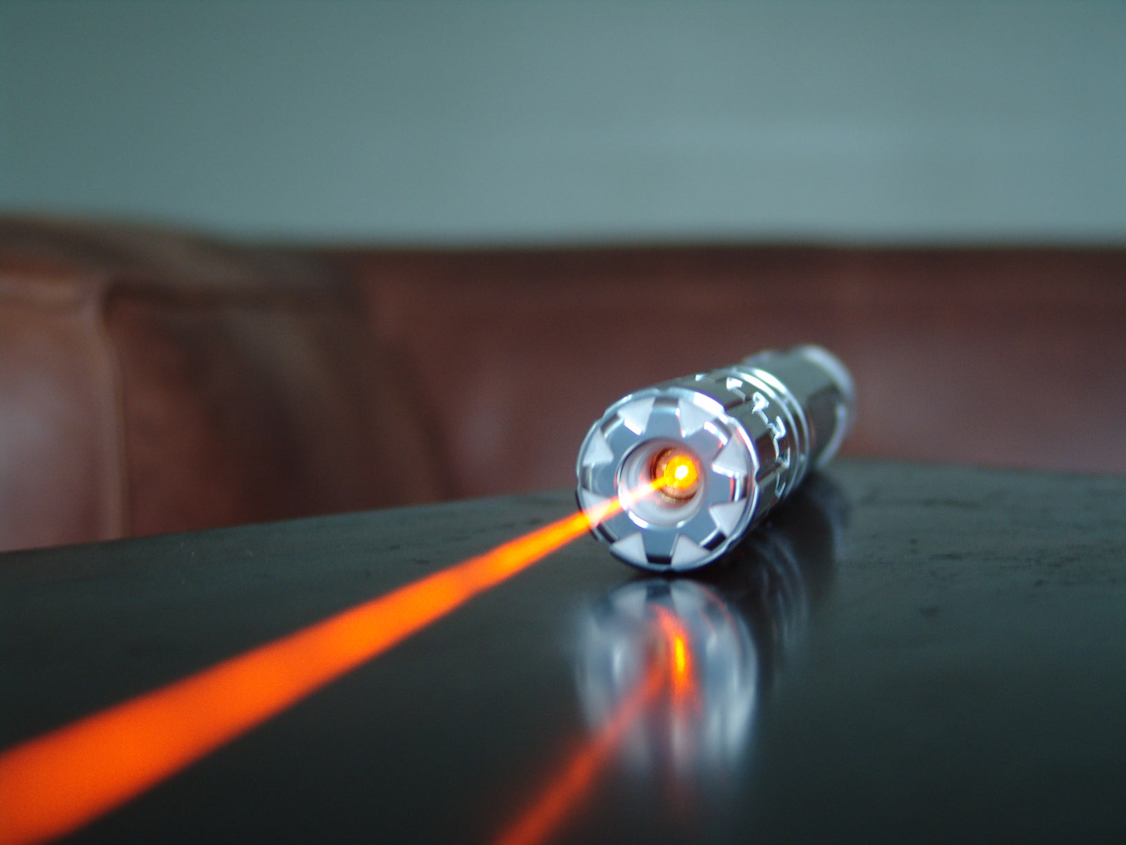 "Valkyrie" 593nm Laser Pointer, Amber-Yellow (Tinker Tavern) – Tinker ...